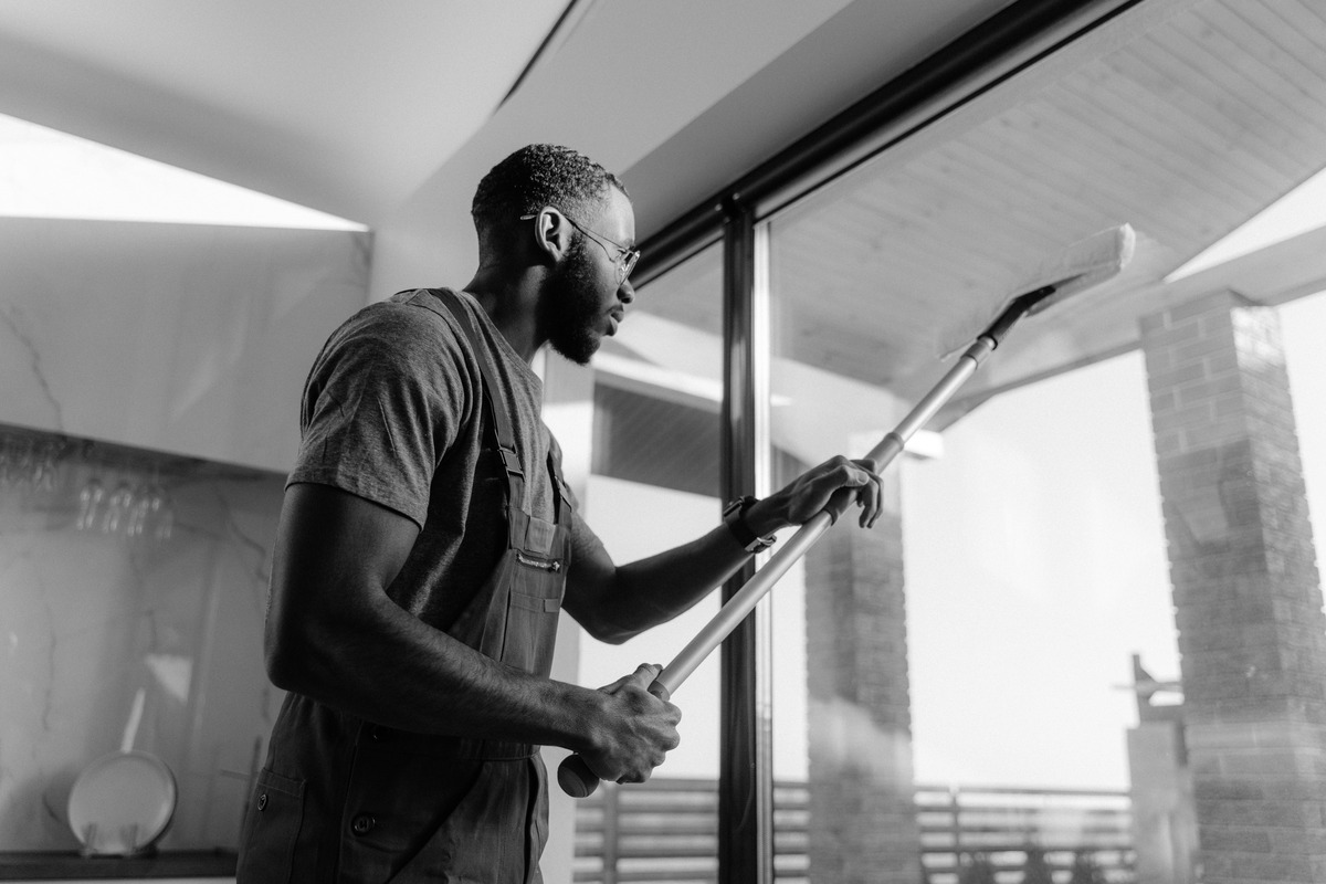 How To Clean Glass Windows Effectively: What You Should Know